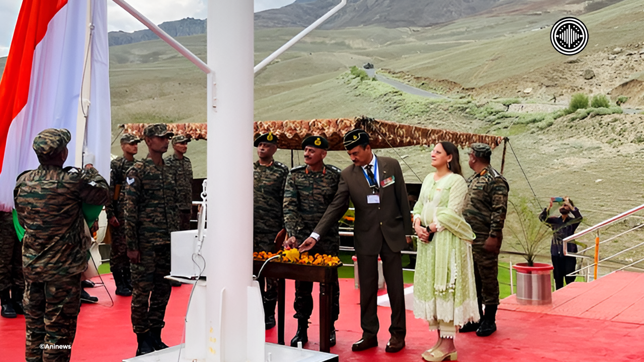 Indian Army Raises 72-Foot Tricolour in Drass to Honour Heroes ...